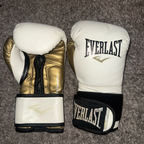 Everlast | Other | Everlast Premium Boxing White And Gold Gloves | Poshmark